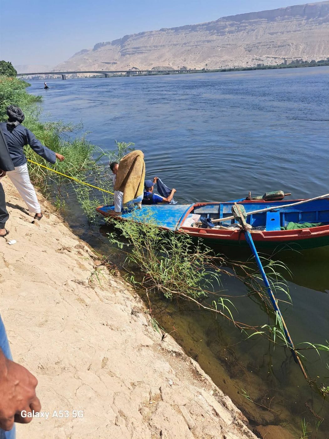 انتشال جثة شاب لقي مصرعه غرقًا في مياه النيل أمام مصنع سكر جرجا